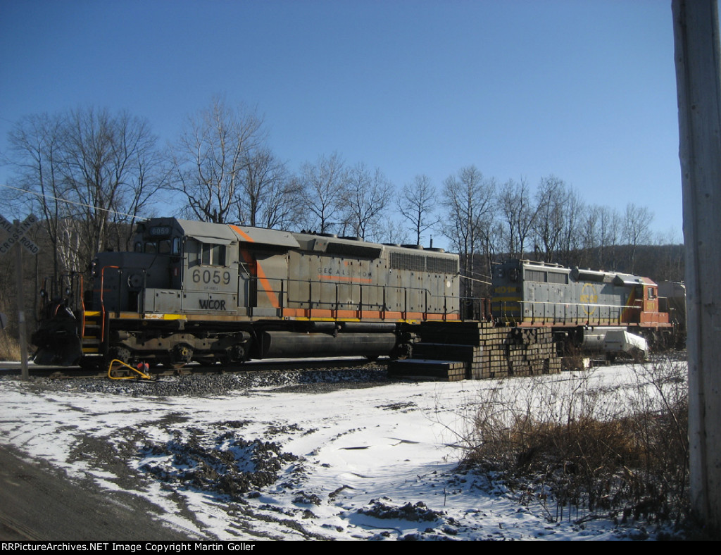 WCOR 6059 (ex CN ex GCFX) and WCOR 301 switching north of the Junction